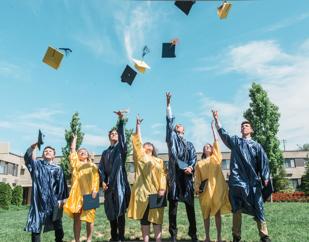 2019 YEC Photo Gallery and Commencement Speech – Logos Online School